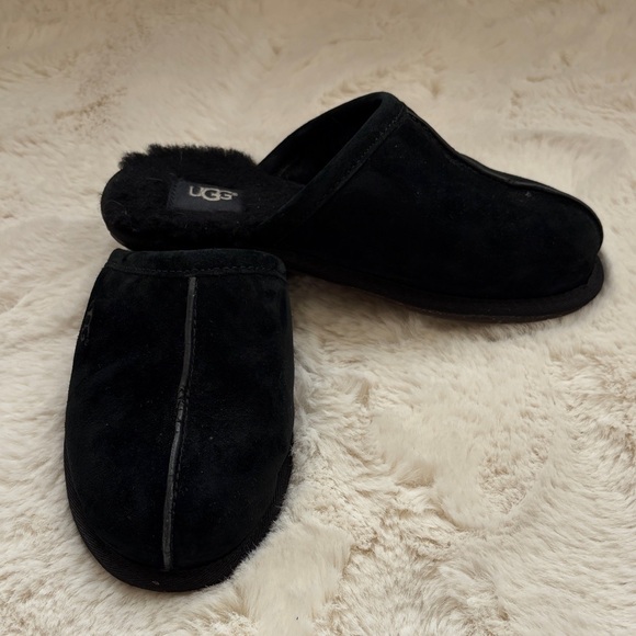 UGG | Shoes | Ugg Pearle Black Slippers Sz 7 | Poshmark